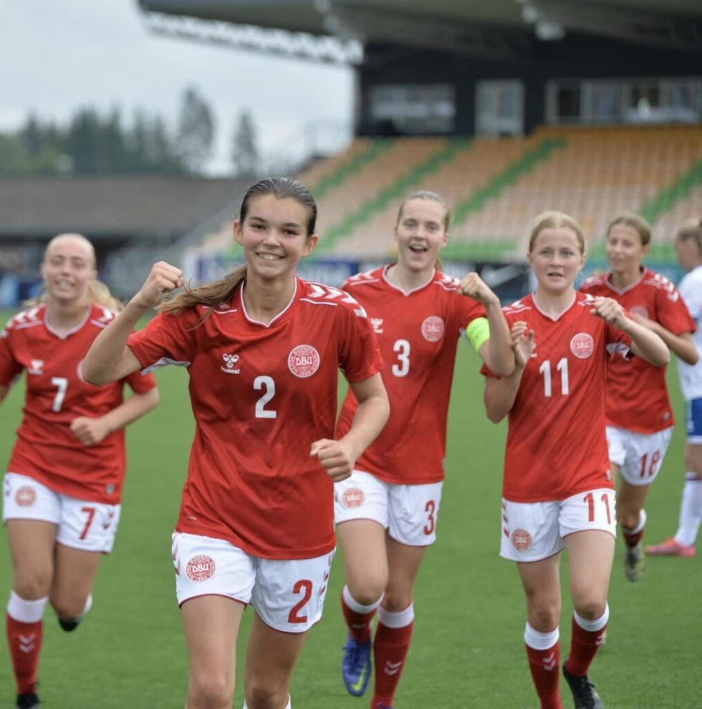 U16- og U17 landsholdet i Norge til træningsturnering - Fodbold for piger