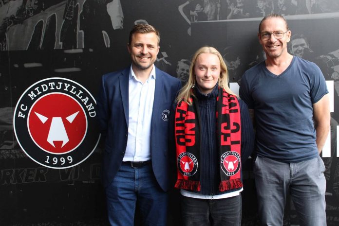 FC Midtjylland skriver kontrakt med yderligere seks spillere - Fodbold for piger