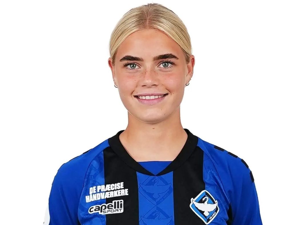 Cornelia Kramers vilde landsholdsdebut: Scorede efter 2 minutter og 41 sekunder - Fodbold for piger